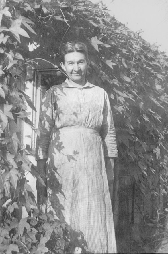 McKenzie's Mint: Daniel Myers, Mabel Myers and Daisy Wilson